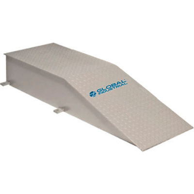 Global Industrial™ Premium Steel Wheel Riser, 48"L x 24"W x 6"H